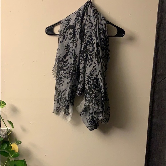 Nicole Marciano | Accessories | Nicole Marciano Polyester Baroque Style ...